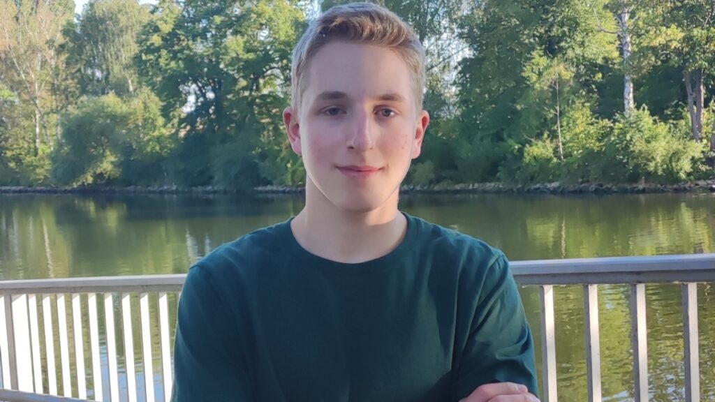 Aaron mit BeeMyBox in der Höhle der Löwen jetzt stellt er